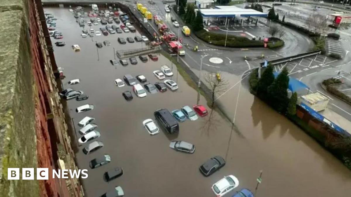 Stockport Council questions lack of emergency flood funding - BBC News