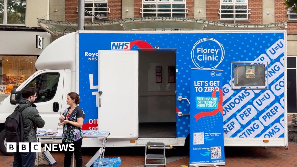 Berkshire: Rise in HIV testing for pop-up sexual health van - BBC News