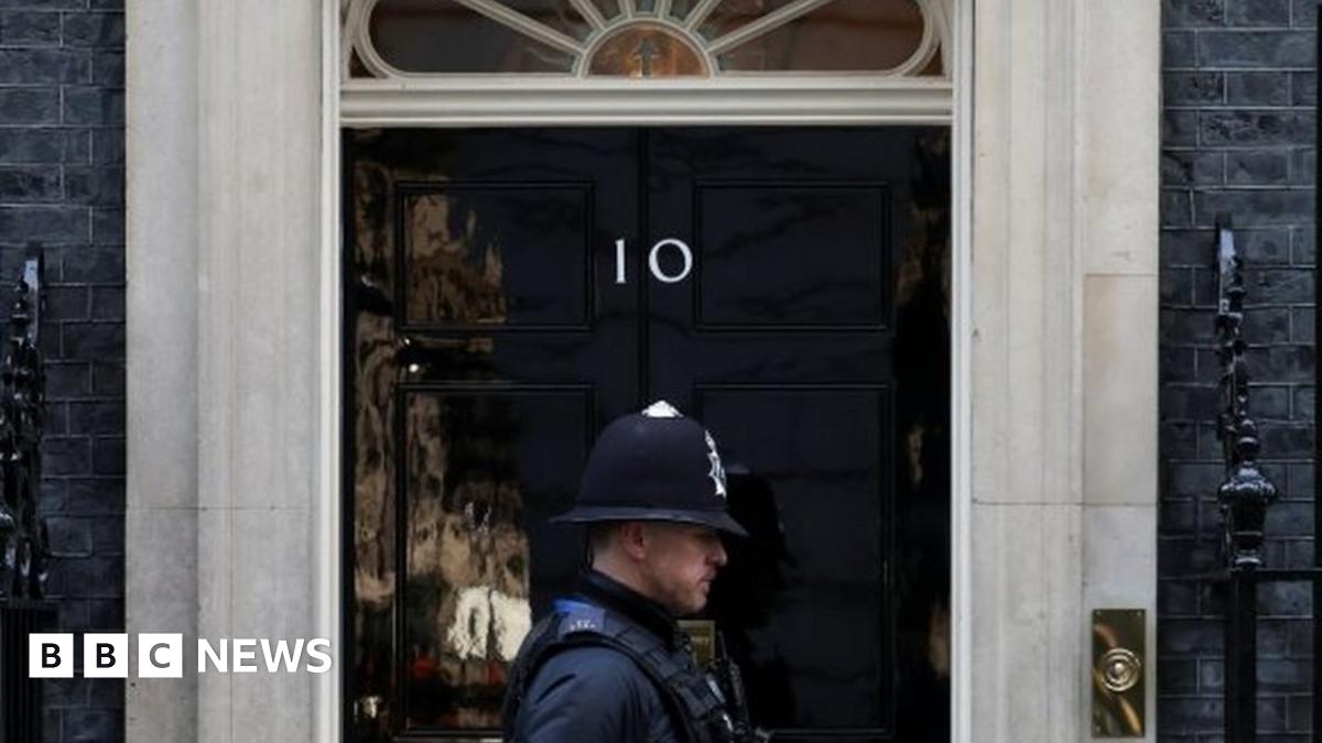 Downing Street parties: Met Police investigating 12 gatherings - BBC News