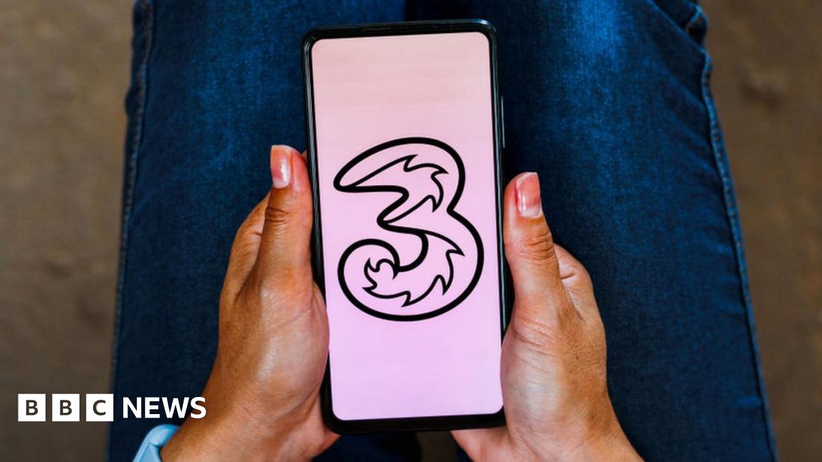 Three network down for tens of thousands across UK - BBC News