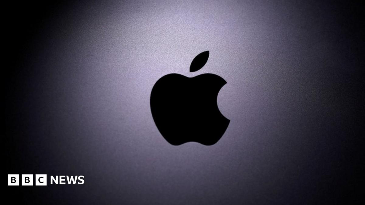 Tech Tent: Apple says goodbye to Intel - BBC News