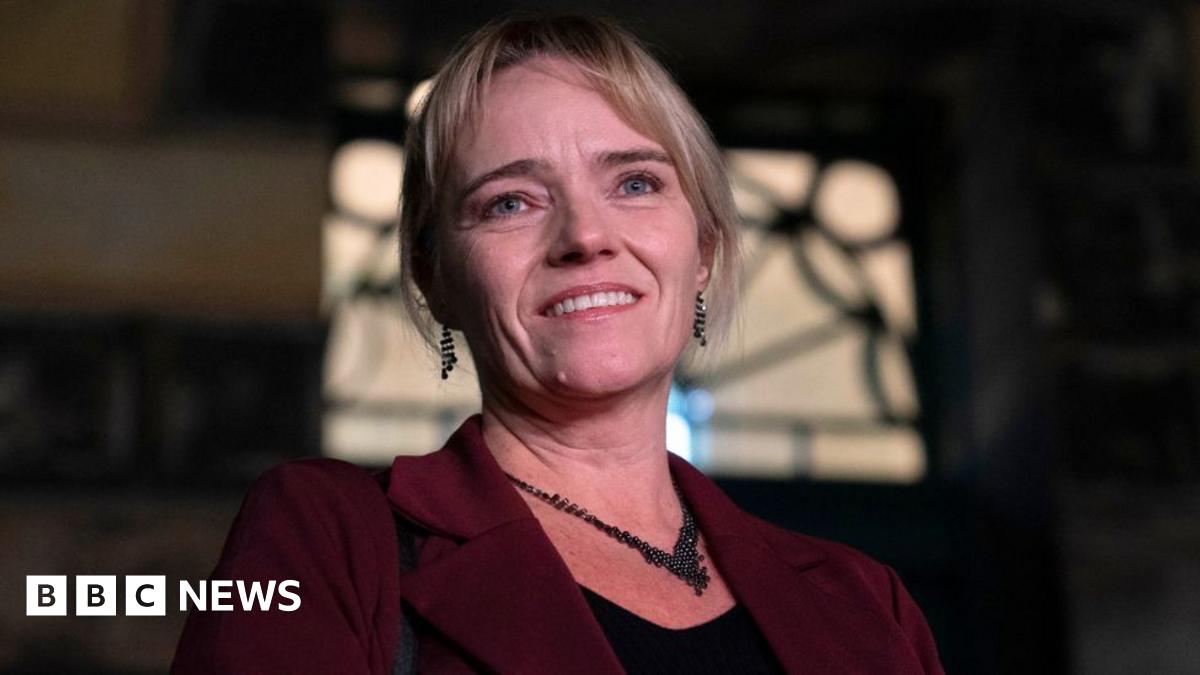 Former equality chief questions Sandie Peggie tribunal ruling - BBC News