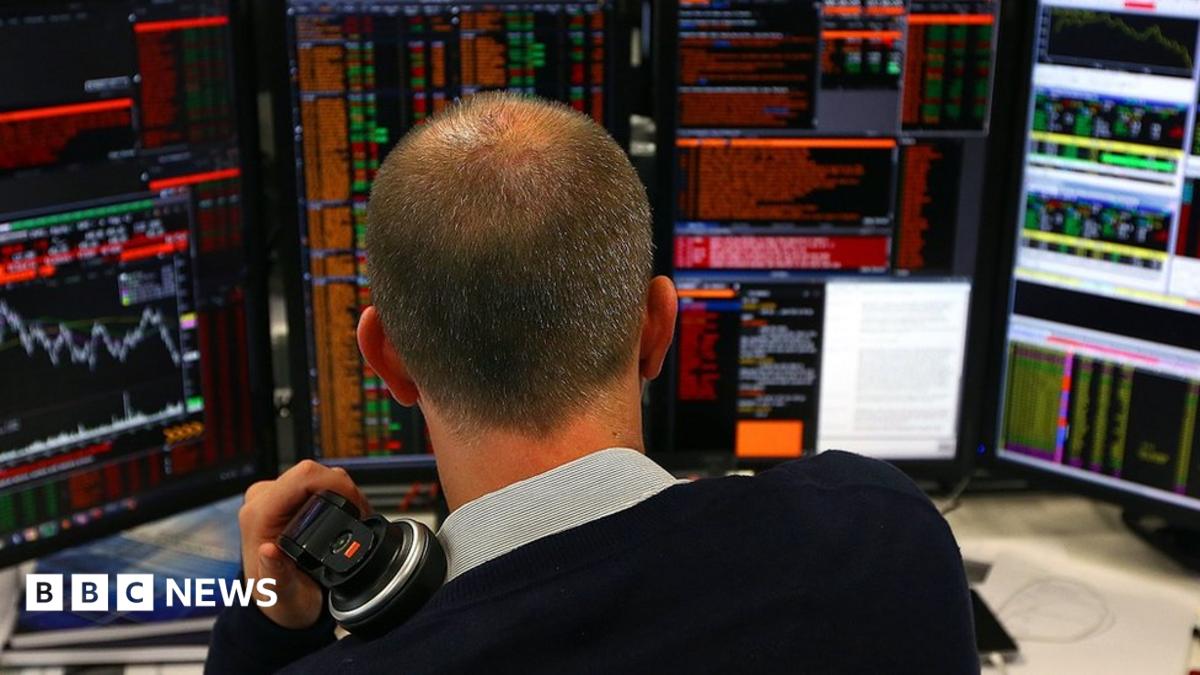 FTSE 100 closes 1% lower as Pearson shares sink - BBC News