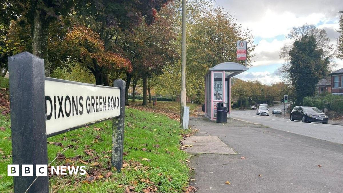 Three arrested after man dies in Dudley crash - BBC News