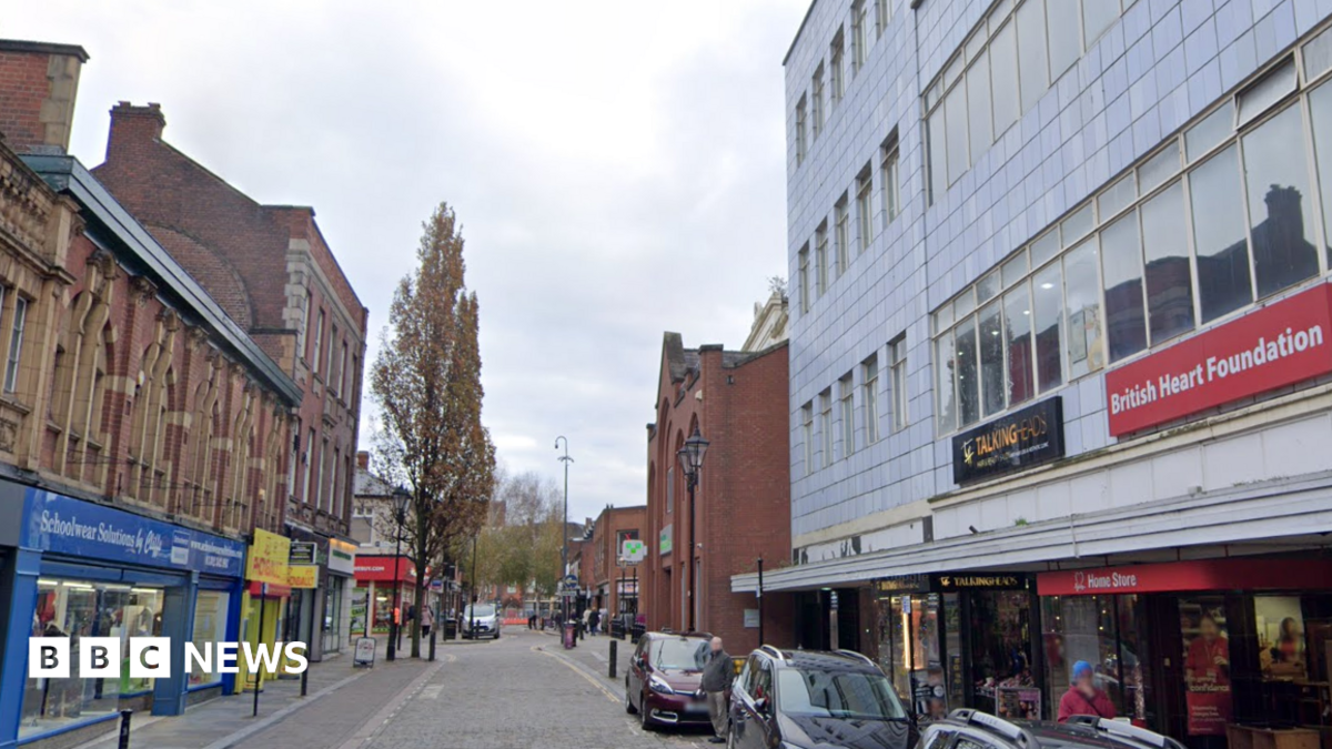 Doncaster arrest after man slashed in city centre attack - BBC News