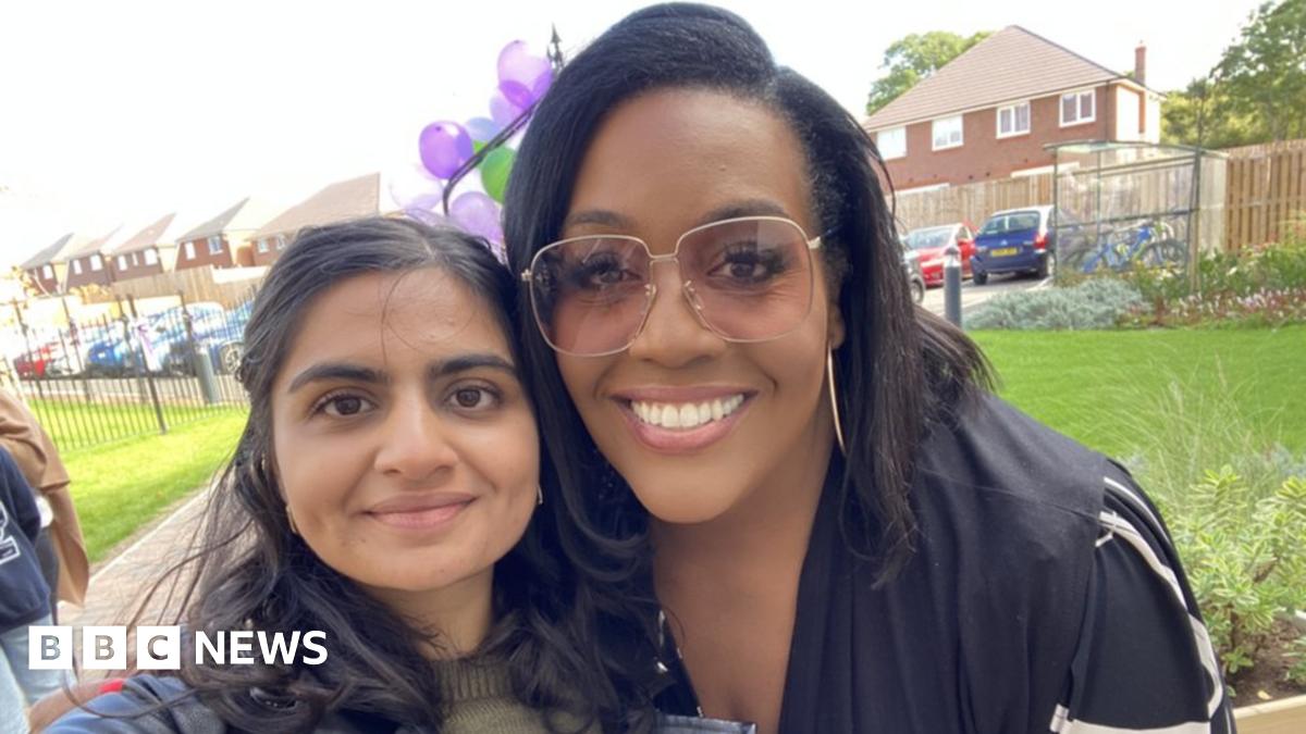 Droitwich reporter's 'chaotic' Alison Hammond interview goes viral - BBC News