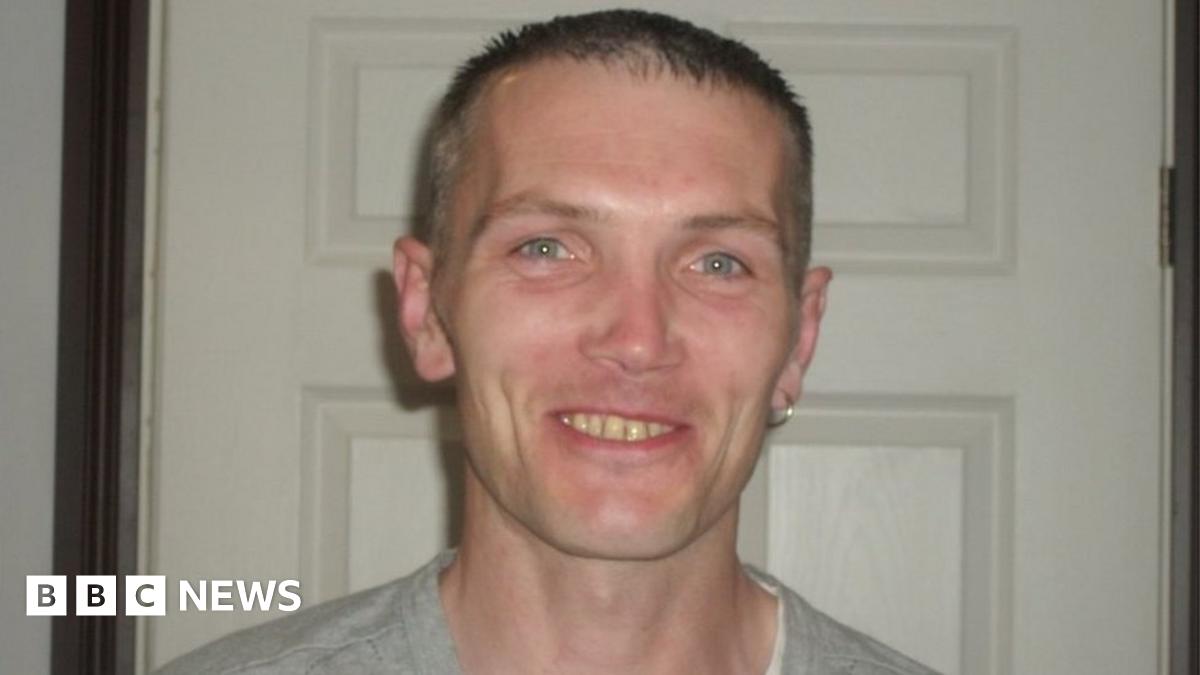 Brett Lowe death: 'Missed opportunities' to prevent prison murder - BBC ...