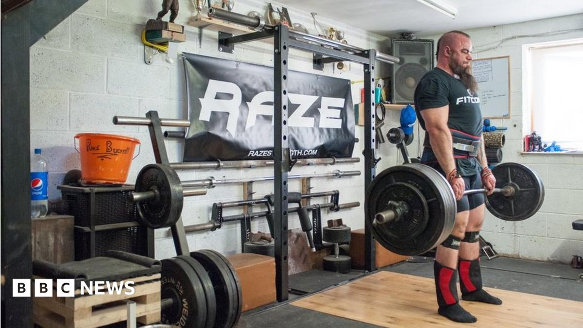 The extreme lifestyle of a strongman - BBC News