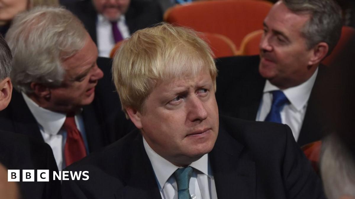 Brexit: Johnson, Davis and Fox push agenda on three continents - BBC News