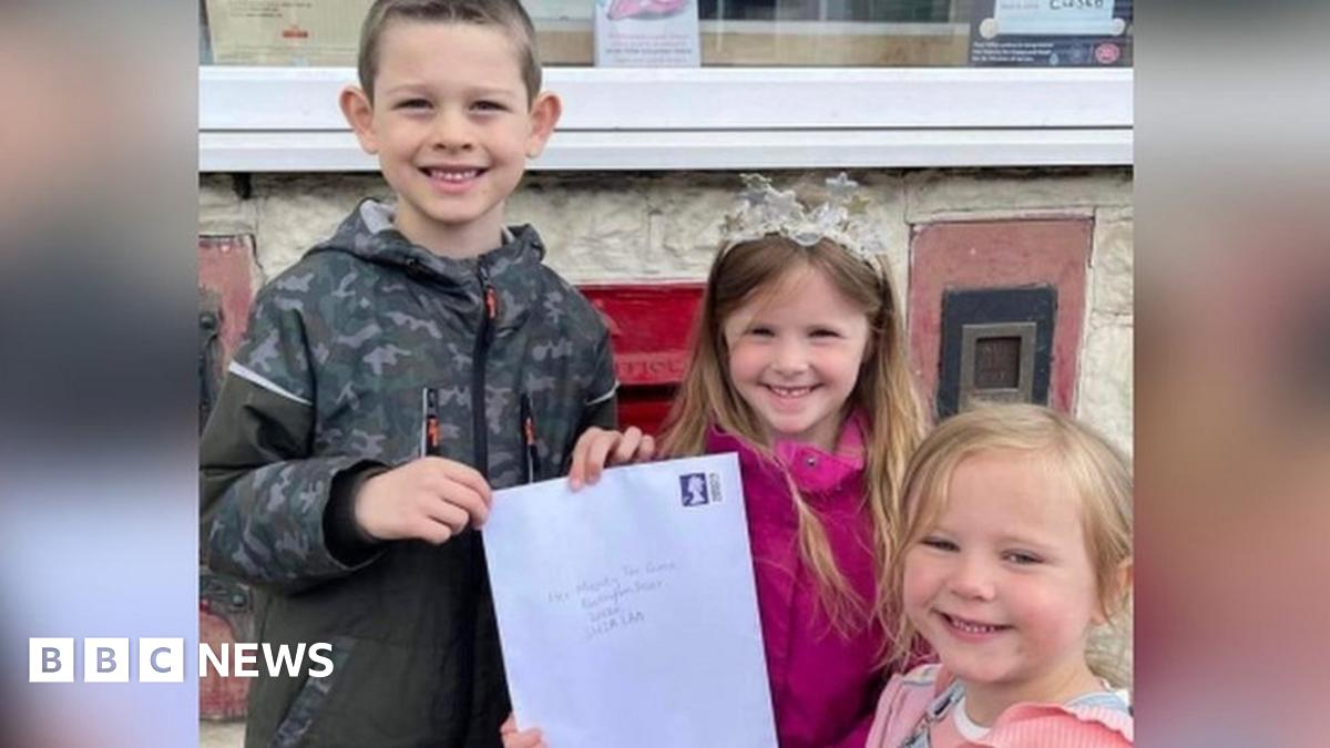 Queen Elizabeth II: Nursery gets letter day before her death - BBC News