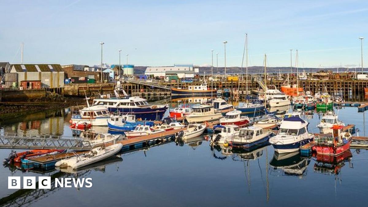'Loud rumbling sound' as earthquake hits Highlands - BBC News