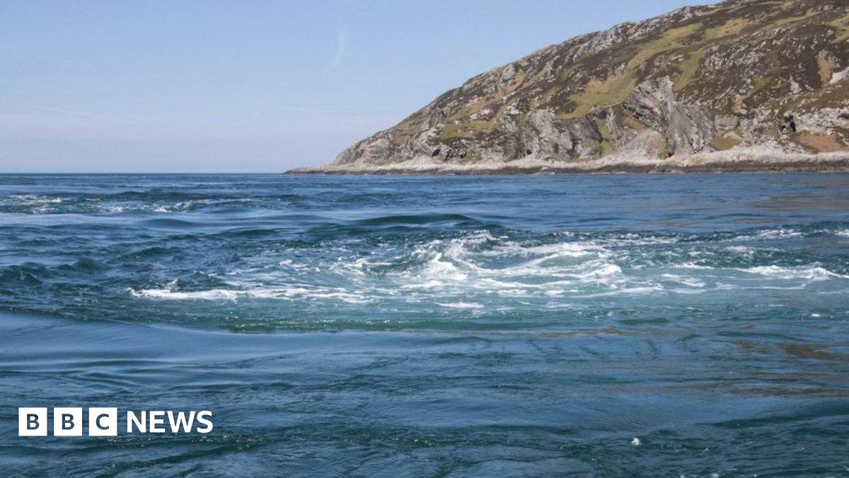 Boat towed to shore after breakdown near whirlpool - BBC News