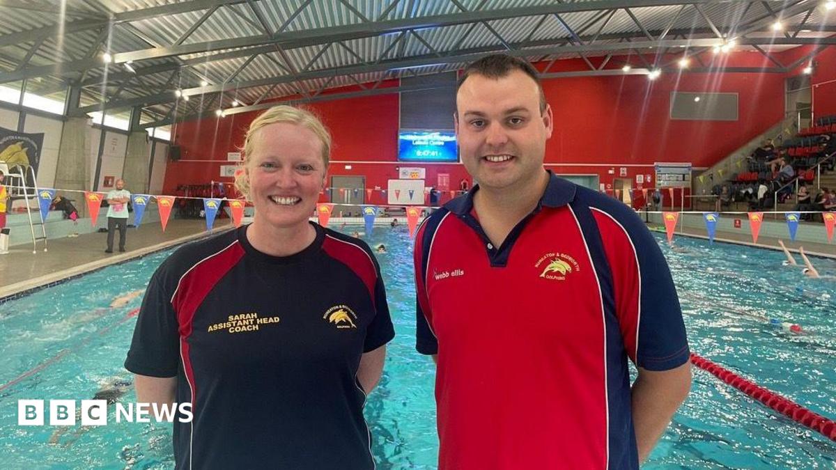 'Proud' Nuneaton and Bedworth Swimming Club celebrates centenary - BBC News