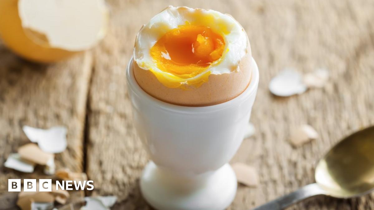 UK eggs declared safe 30 years after salmonella scare - BBC News
