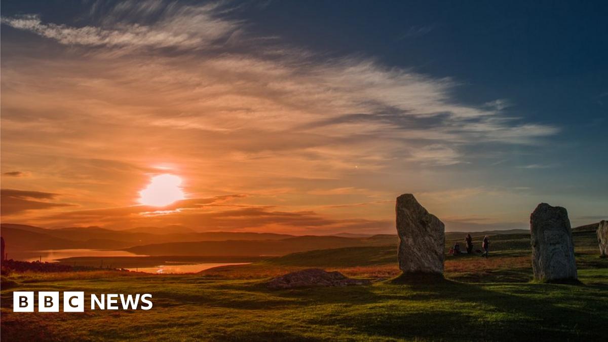 Scotland 'leads UK' on climate change - BBC News