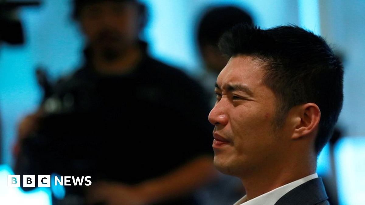 Future Forward: Thai pro-democracy party dissolved over loan - BBC News