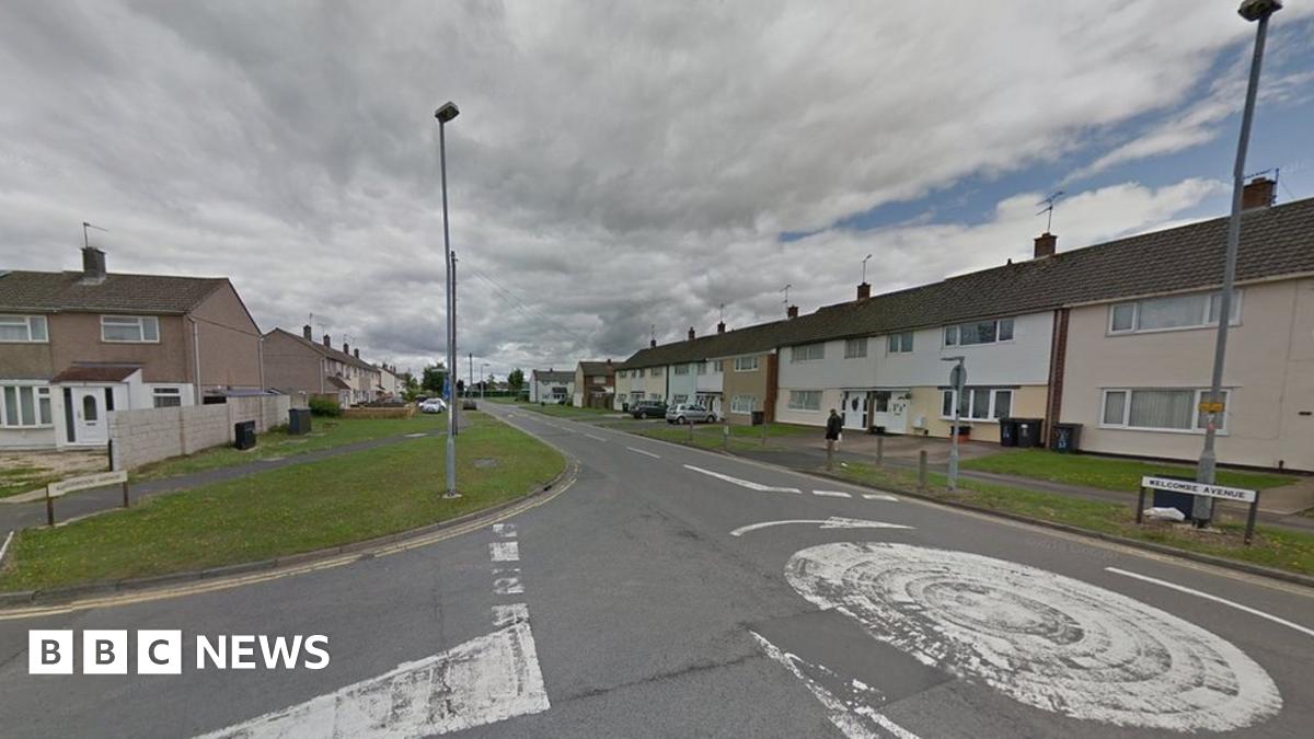 Swindon stabbing: Man arrested on suspicion of attempted murder - BBC News