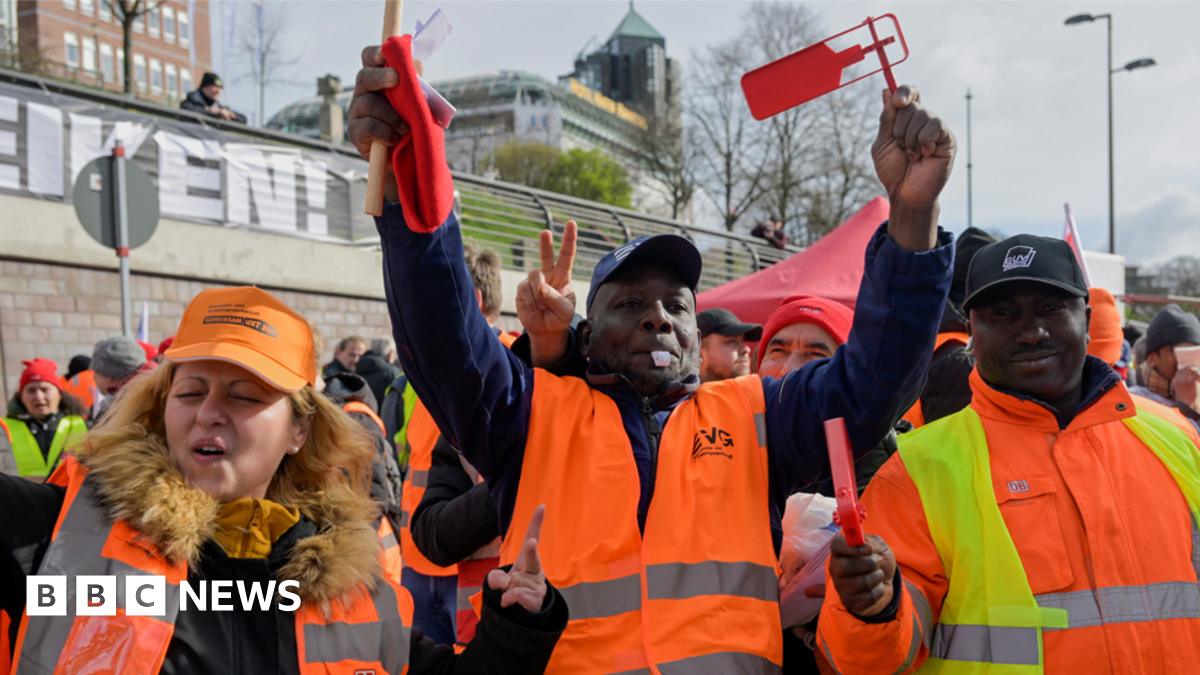 Germany 'mega strike': Public transport network halted over pay - BBC News