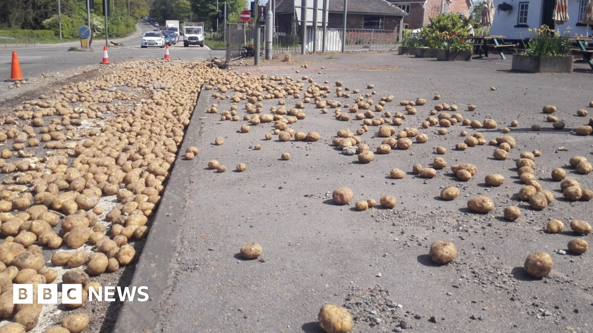 Spud spillage blocks road in lorry crash near Knutsford - BBC News