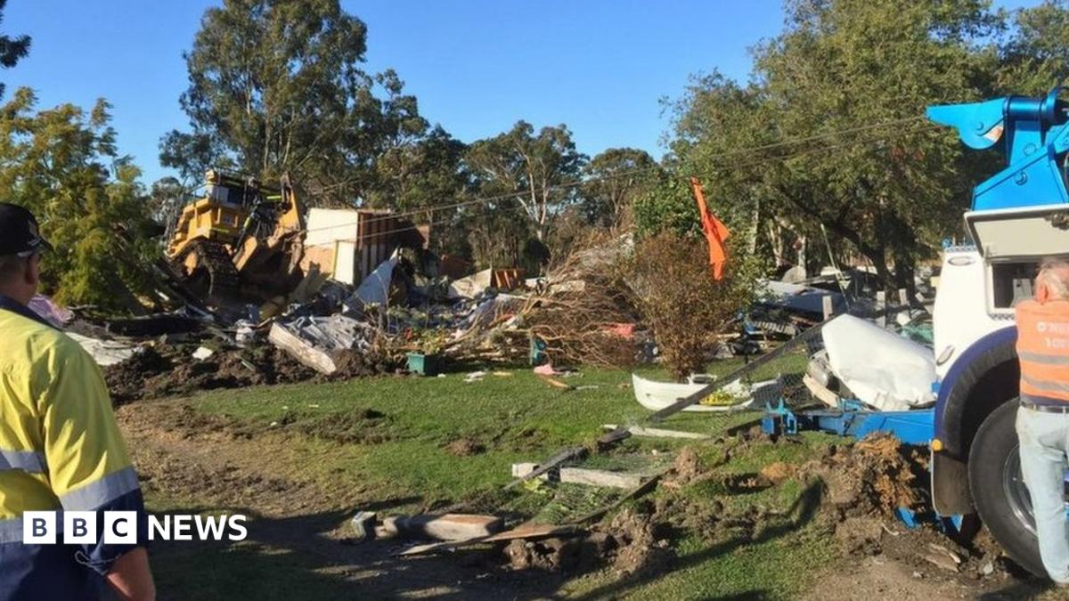 Bulldozer rampage: Australian man guilty of endangering lives - BBC News