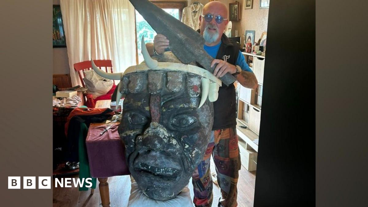 Head of Coventry Zoo's Zulu statue set for public display - BBC News