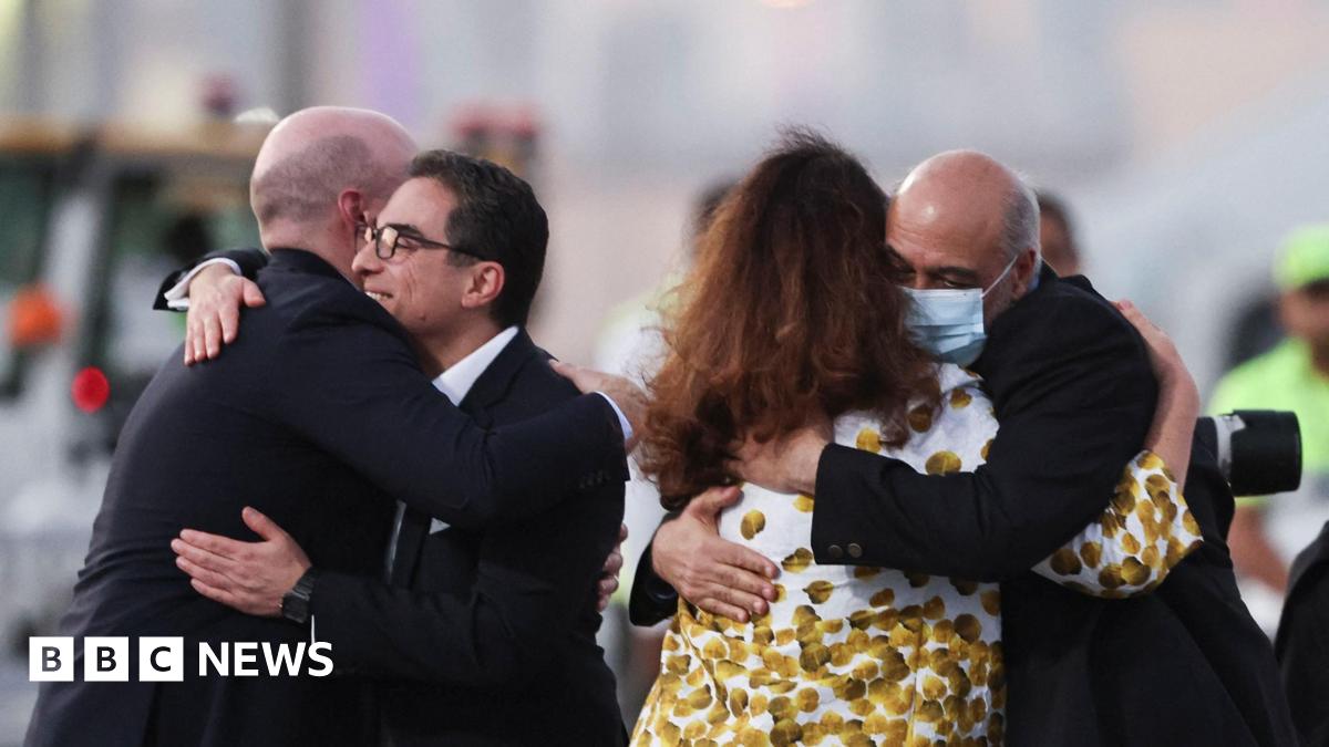 Iran prisoner swap latest: Americans freed from Iran in $6bn deal land ...