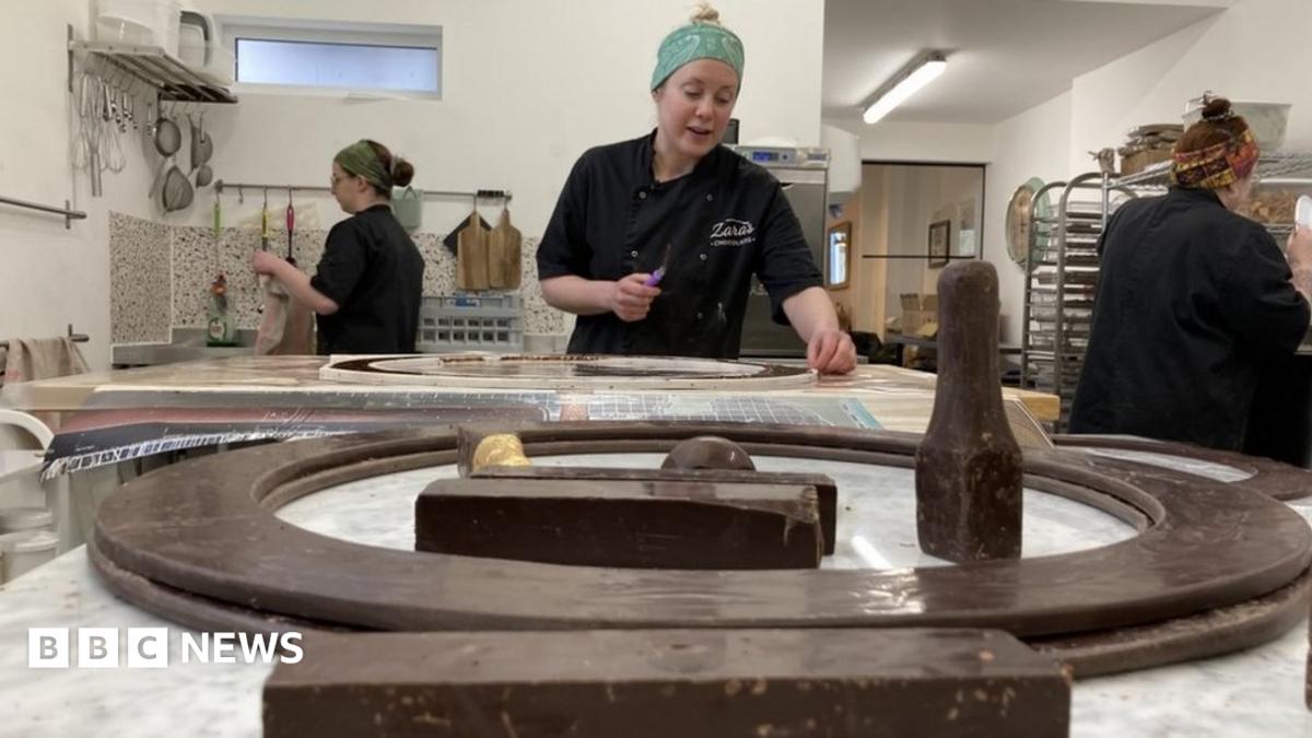 Bristol chocolate art project inspired by local culture - BBC News