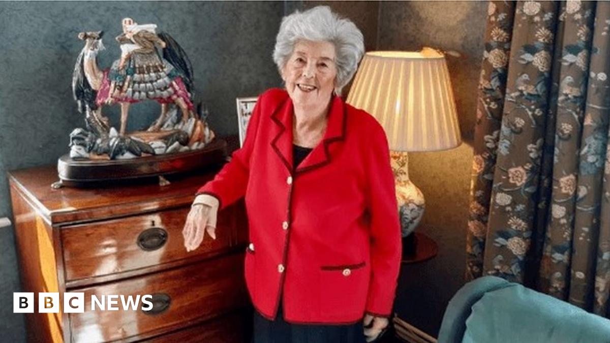 Betty Boothroyd auctions off 'life story' treasures as she downsizes ...