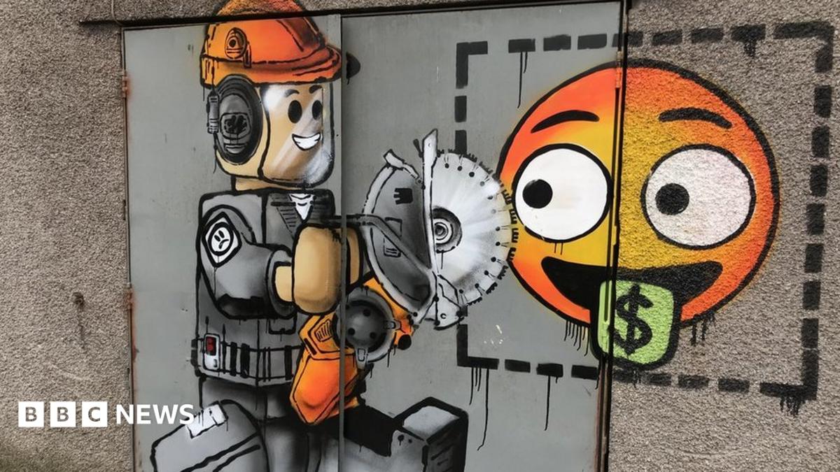 Graffiti artist Ame72 in surprise Port Talbot street art - BBC News