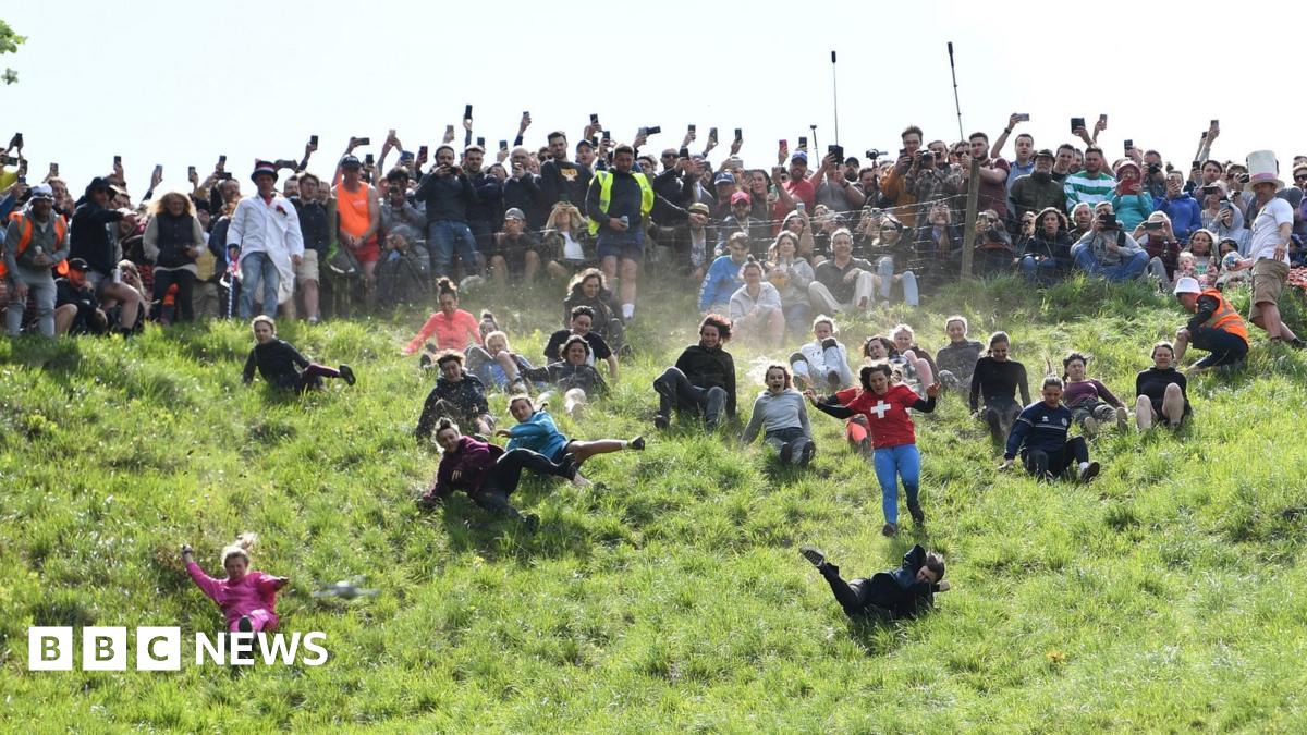 As it happened: Annual cheese rolling races take place - BBC News