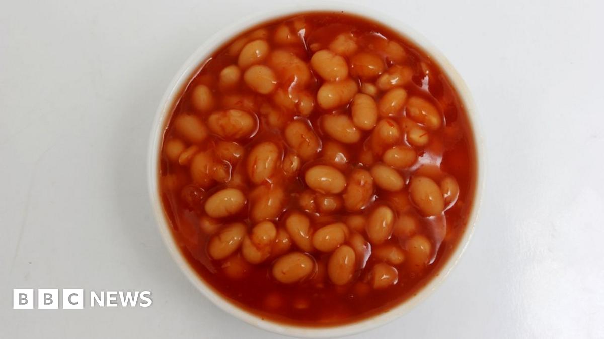 'Bean dad' apologises after tin can posts cause outcry - BBC News