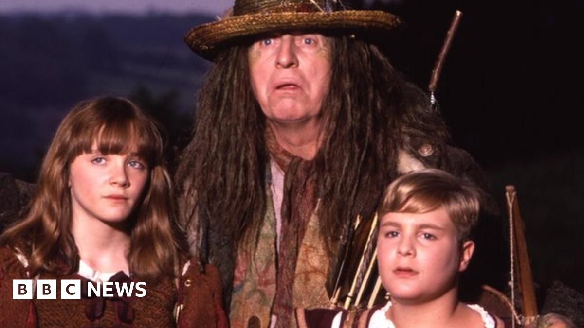 Narnia film series to be resurrected with The Silver Chair - BBC News