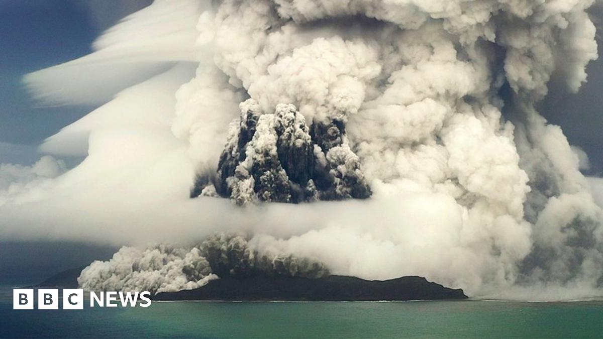 Tonga volcanic eruption reshaped Pacific seafloor - BBC News