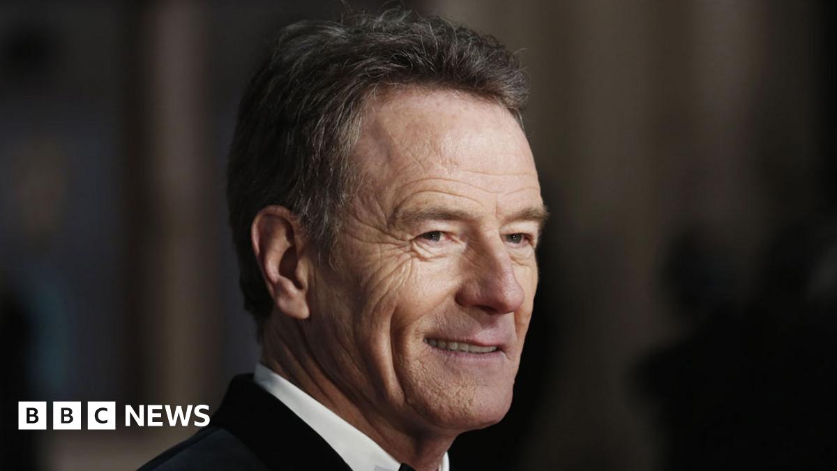 Breaking Bad star defends playing disabled character - BBC News
