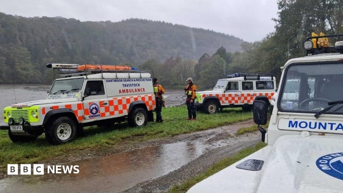 Woman dies after car found in River Tavy - BBC News