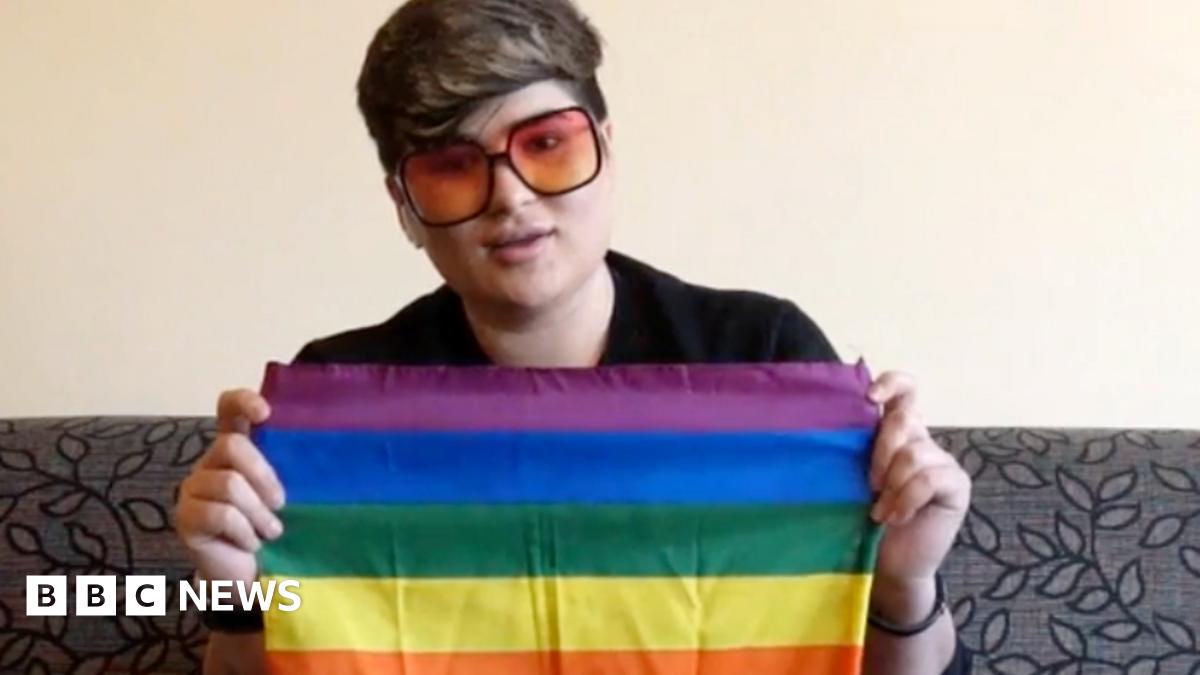 'I want to see the rainbow flag raised in Iran' - BBC News