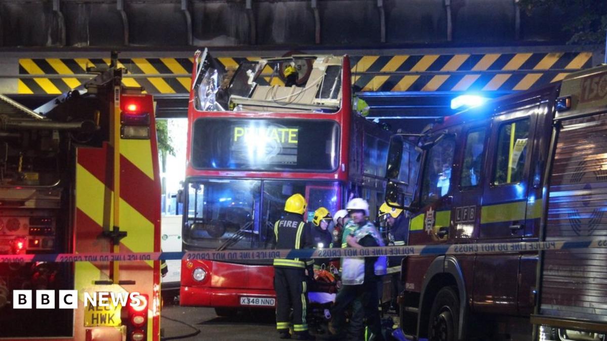 Bus hits bridge in Tottenham, injuring 26 people - BBC News