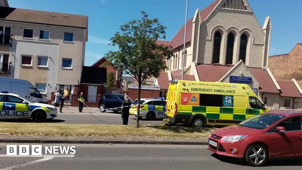 Two teens stabbed in Wolverhampton disorder - BBC News