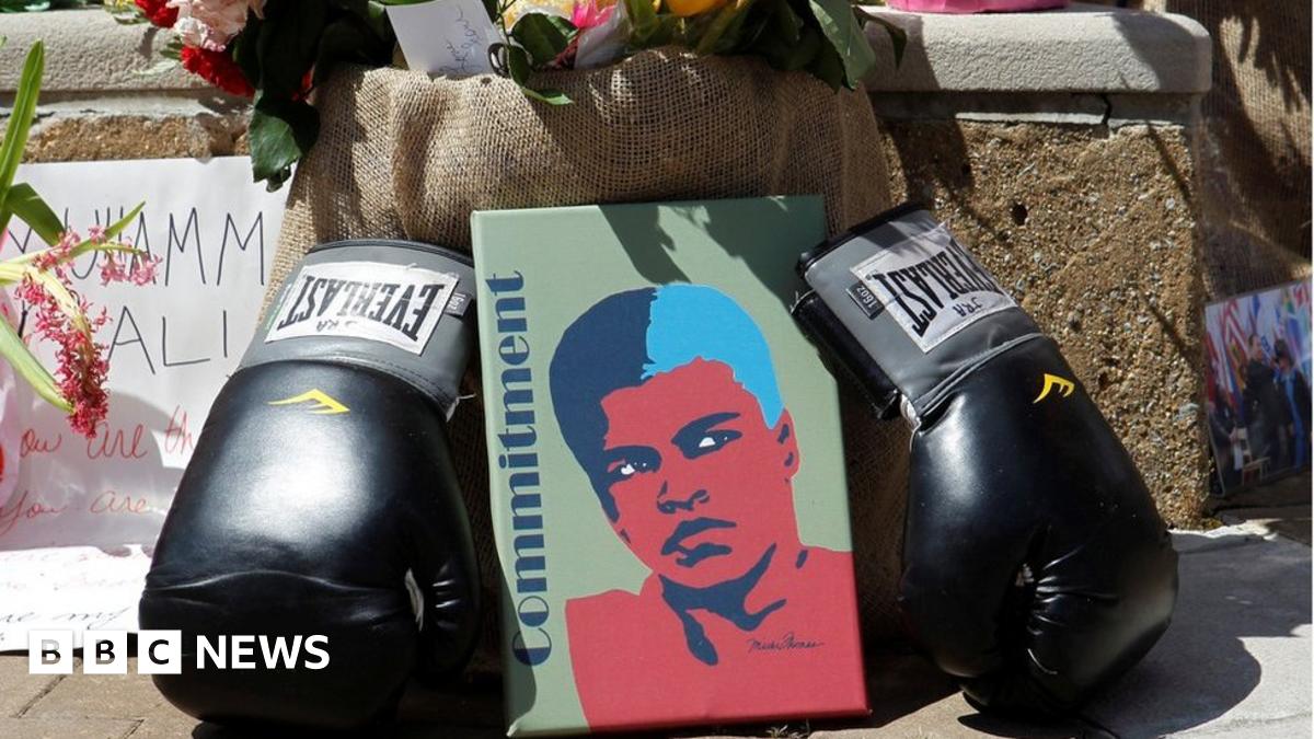 Muhammad Ali death: Obama will not attend memorial - BBC News