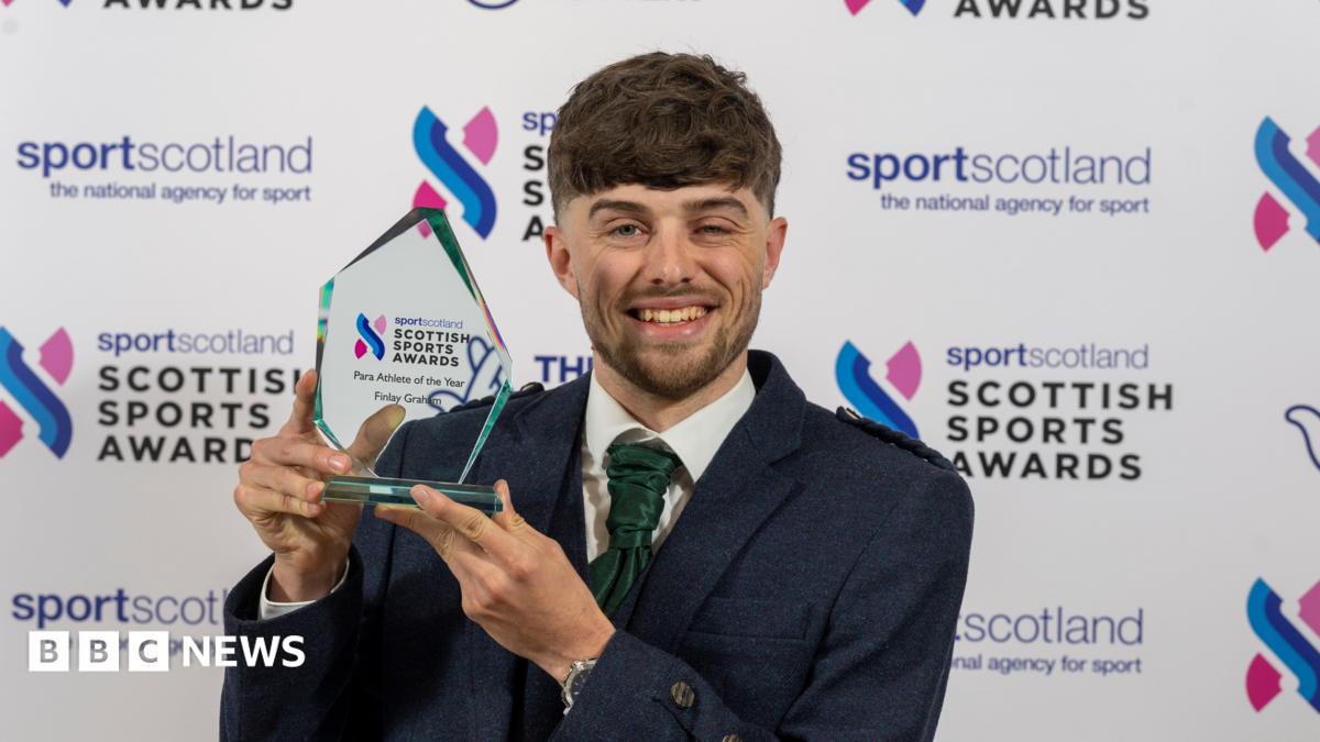 Strathpeffer cyclist wins Scottish para athlete of year award - BBC News
