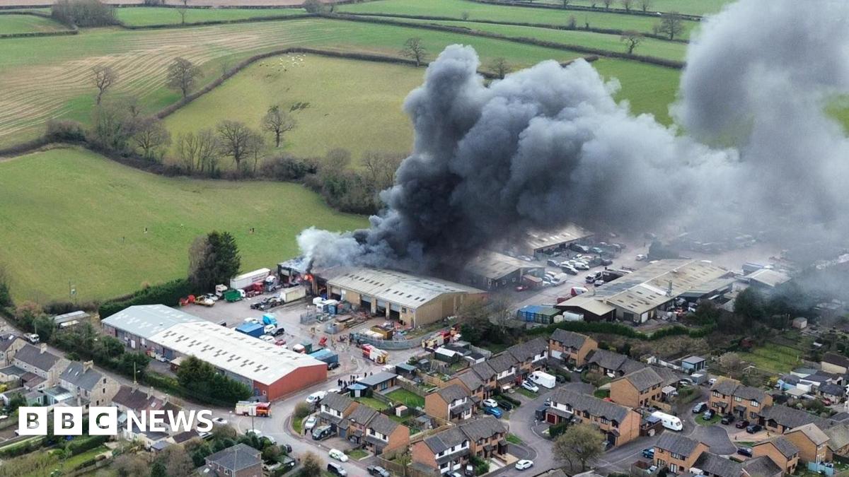 Large fire extinguished at Radstock industrial estate - BBC News