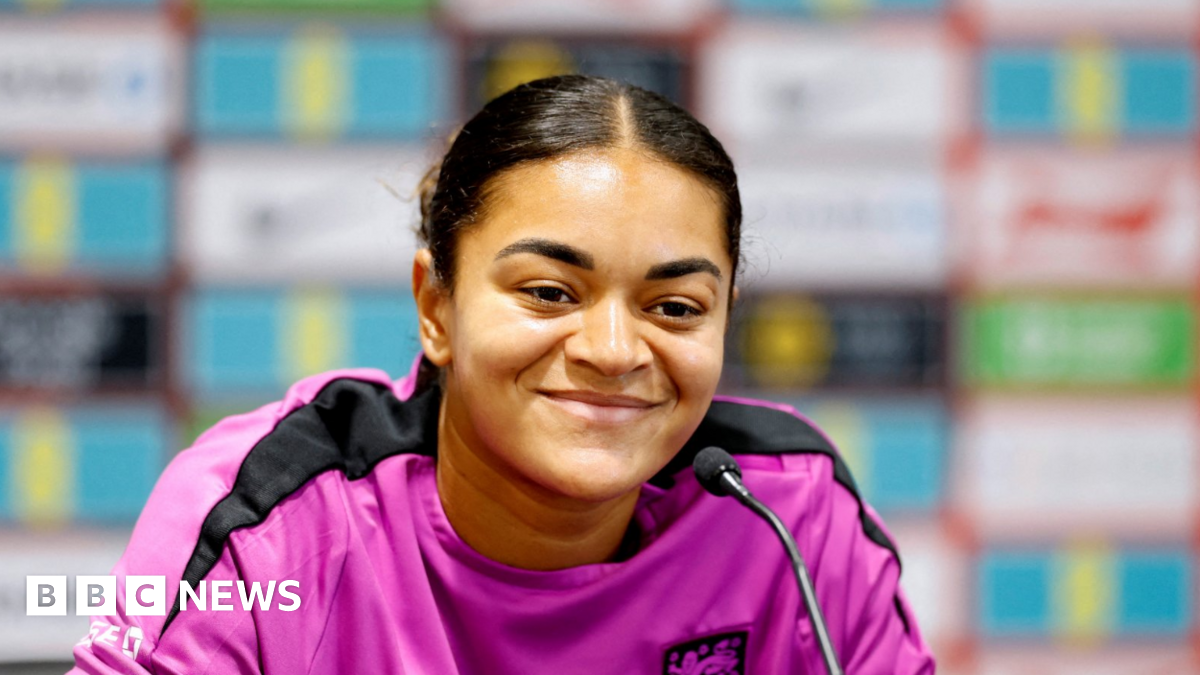 Former school of Lioness Jess Carter to launch sport scholarship - BBC News