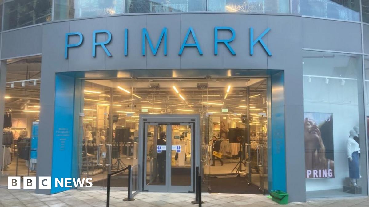 MP and councillor lobby Primark to open store in Great Yarmouth - BBC News
