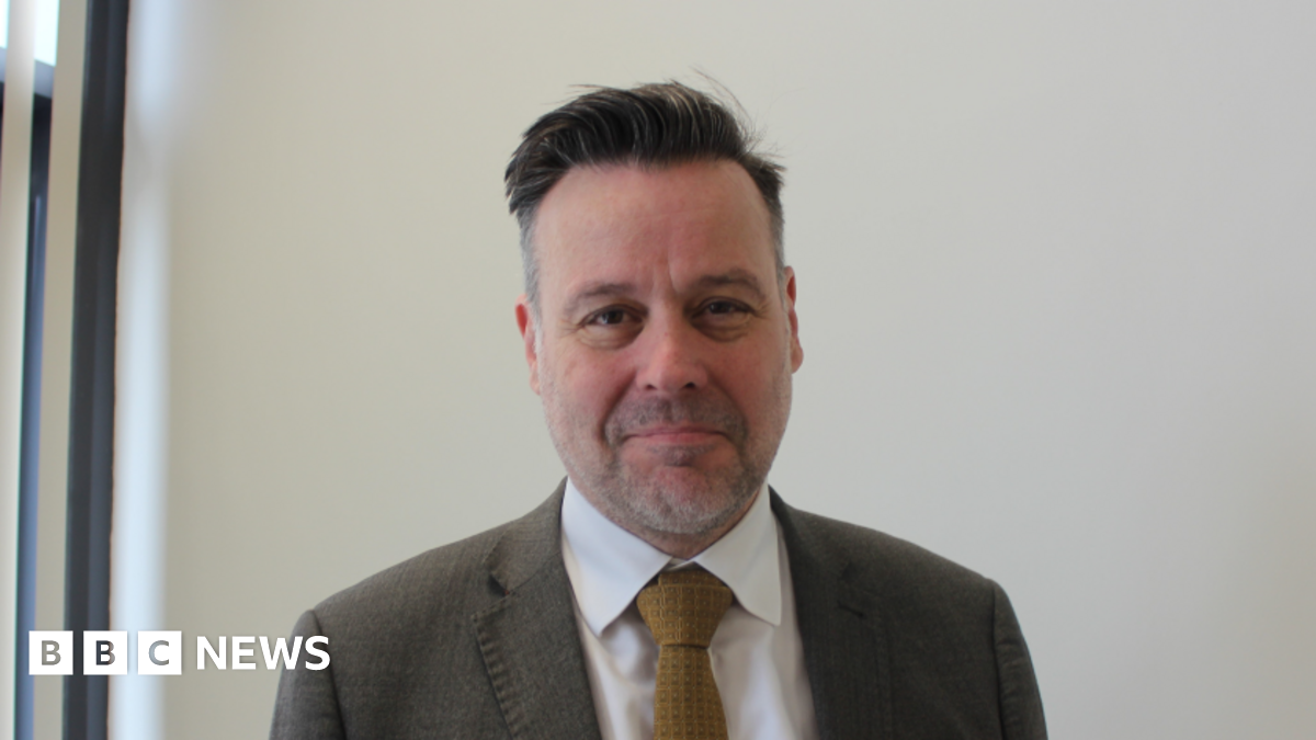New principal and CEO appointed at Telford College - BBC News