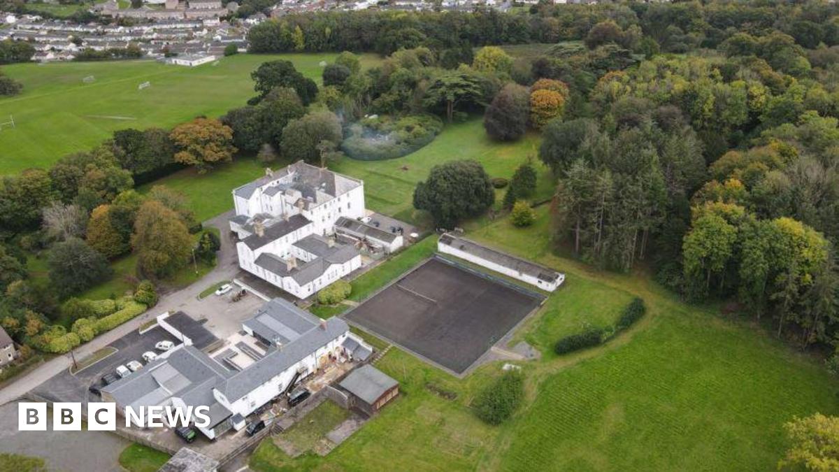 Plans submitted for Moreton House grounds near Bideford - BBC News