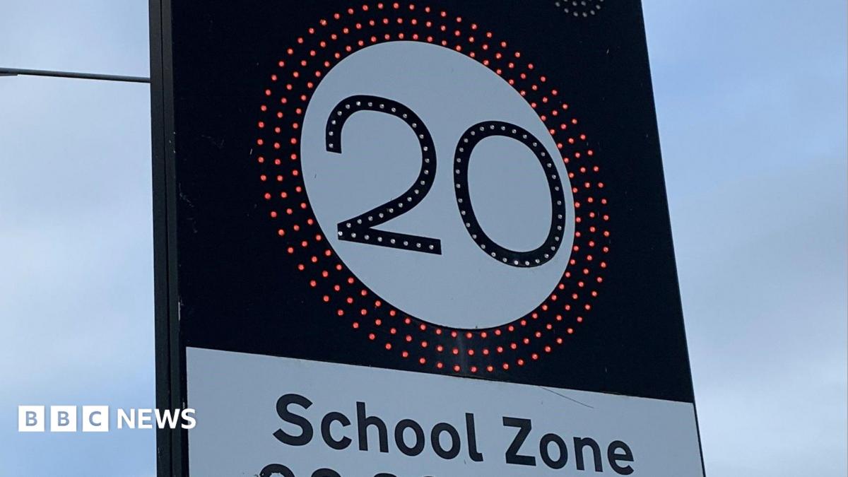 Drivers urged to obey Isle of Man school zone speed limits - BBC News