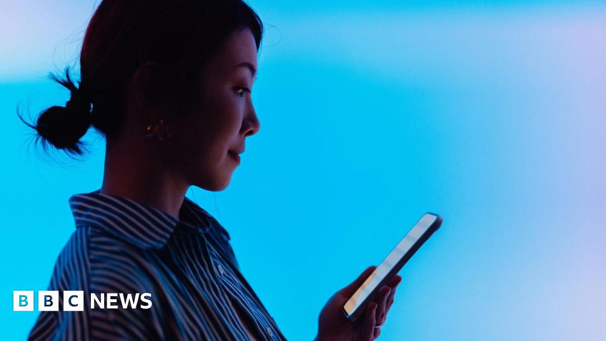 AI software a 'game changer' for Swindon social workers - BBC News