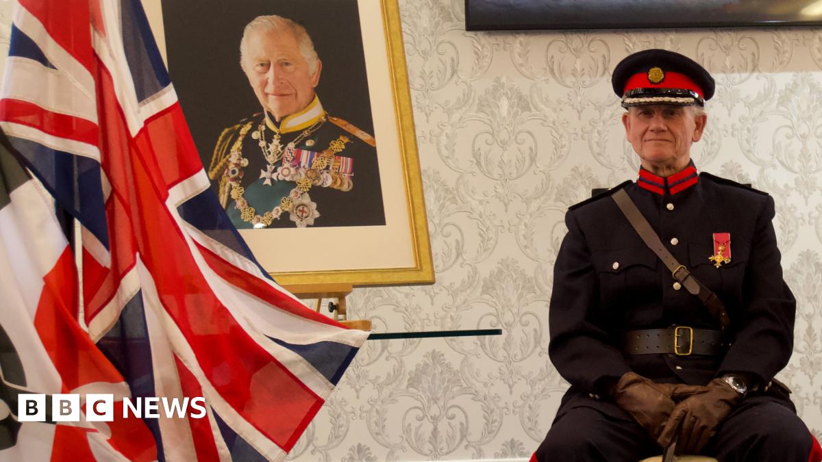 Blind Dave: 'It's a very proud moment to wear the uniform' - BBC News