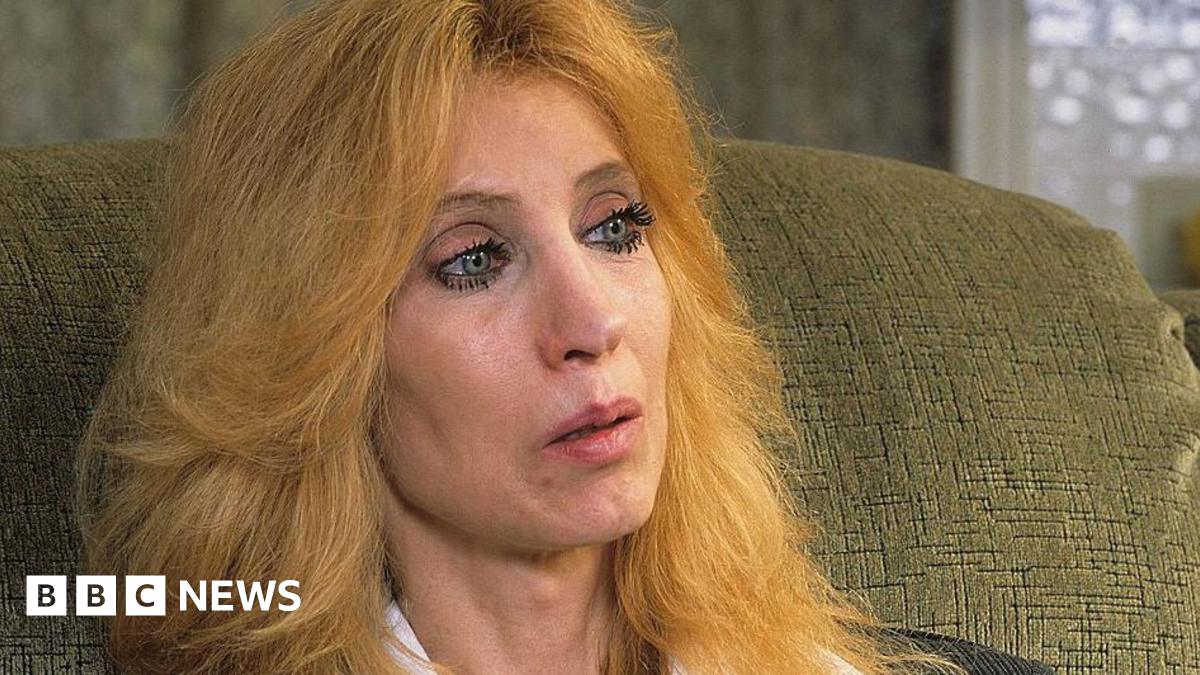 Eminem's mother, Debbie Nelson, dies aged 69 - BBC News