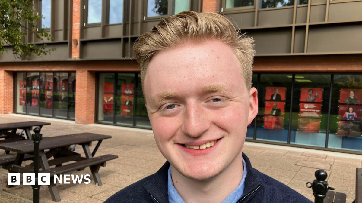 NI Voting: 17 year-olds want the voting age to be lowered to 16 - BBC News